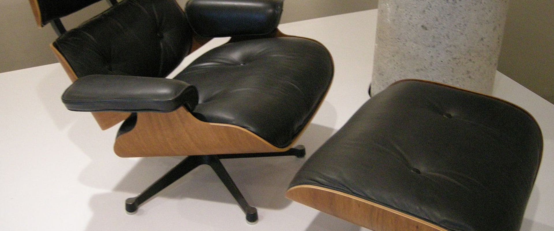 The Evolution of Modern Chair Design: Exploring Current Trends